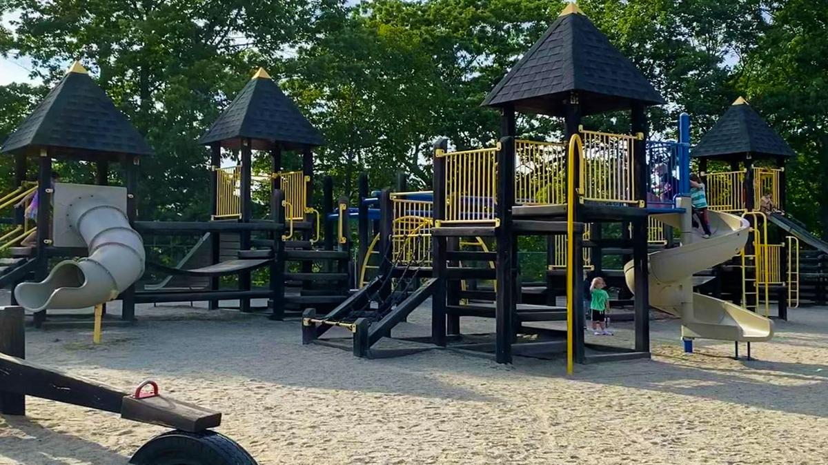 Guide to Parks with Playgrounds In Branford, CT That Your Kids Will...