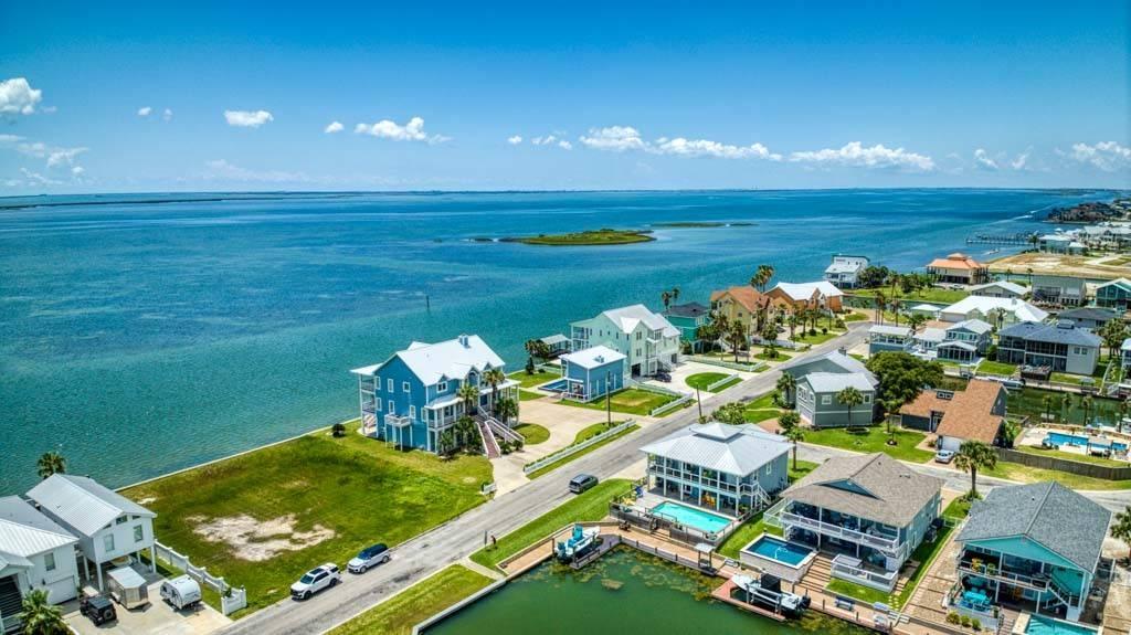 Bahia Bay: A Tranquil Waterfront Escape