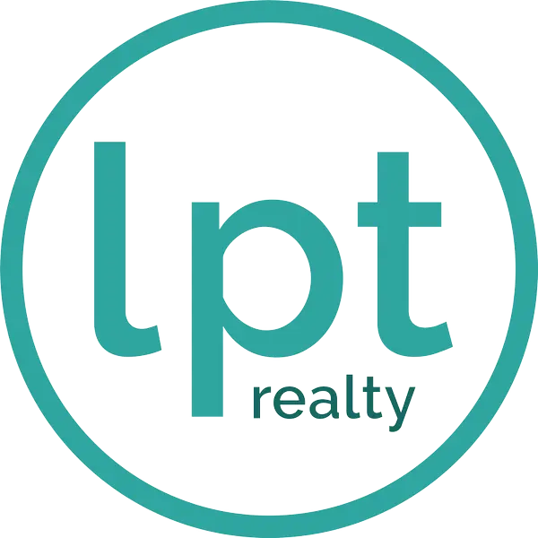 Real Estate - Lakeisha Davis - LPT Realty