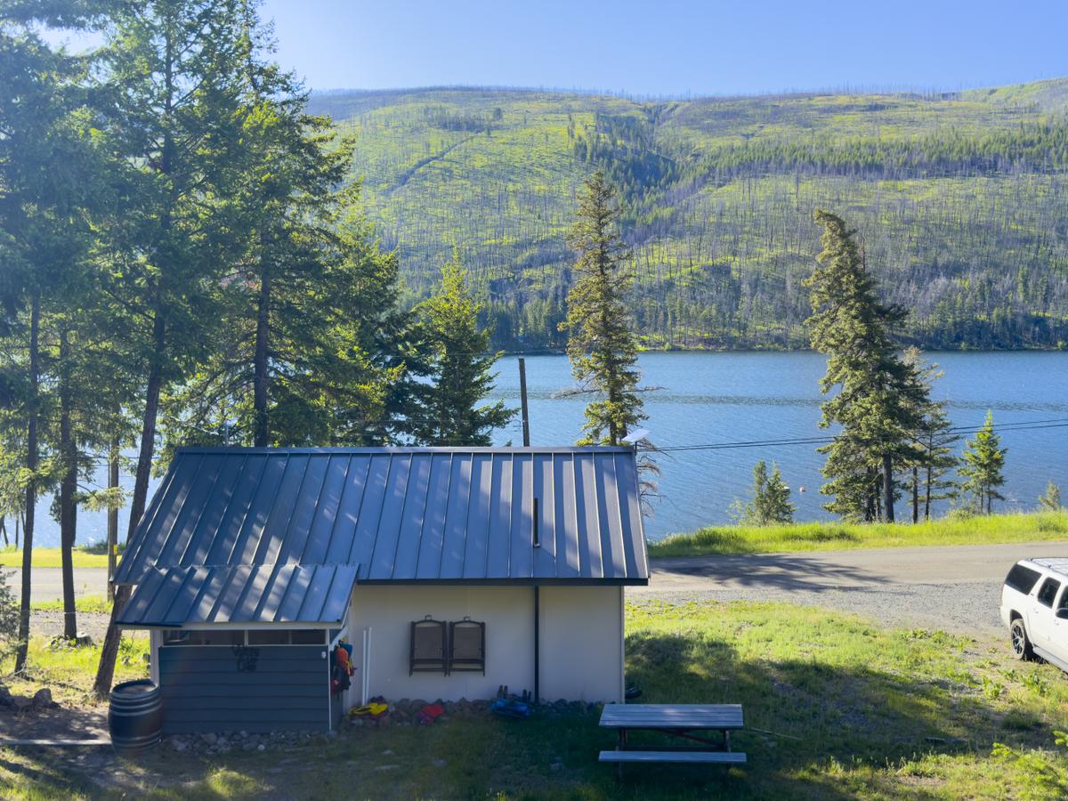 Discover Your Lakeside Retreat: Charming Cabin at 2373 Loon Lake
