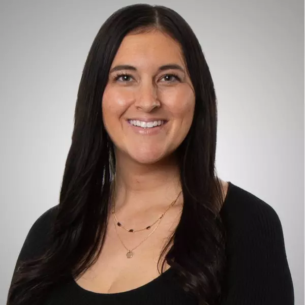 Real Estate - Holly Ritchie Team Powered by Lucido Global - #1 Kell...