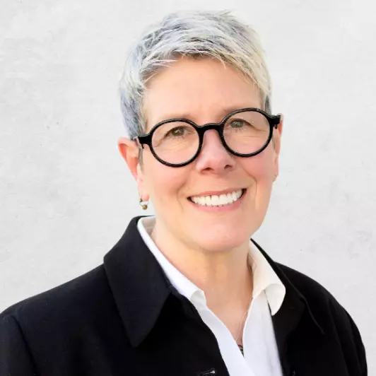 Real Estate - Sue Willoughby - Engel & Völkers