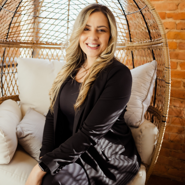 Real Estate Agent – Andrea Hernandez - Xr Realty