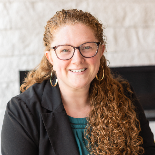 Real Estate Agent - Kelly Martinez - Fine Nest