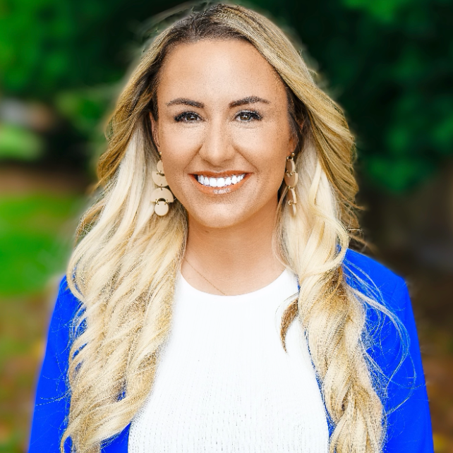 Real Estate Agent – Elizabeth Elliott - Round Table Realty