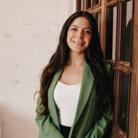 Real Estate Agent – Alyssa Marquez - LPT Realty