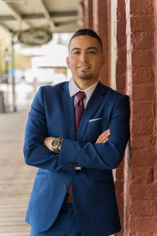 Real Estate Agent – {{Oscar Gonzalez}} - Avenu Real Estate