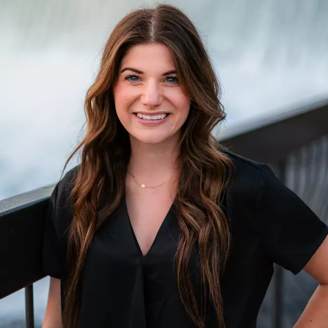 REAL Broker, LLC - Real Estate Agent - Alyssa Curnutt