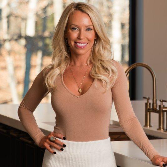 Real Estate Agent – Carrie Harting - Swift & Co Realty